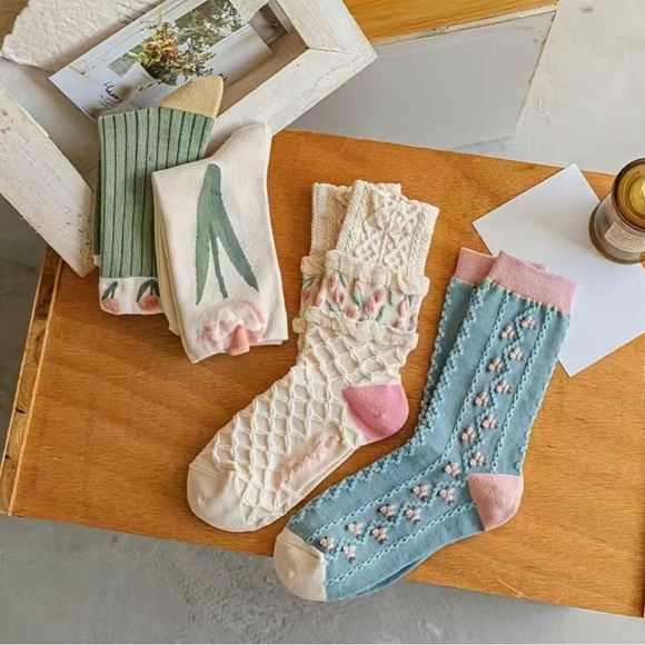 Tasha’s Boutique | Accessories | 4 Pairs Floral Socks Women Cute Flower ...